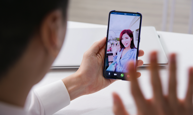 5 Platforms to Get Paid to Be a Virtual Friend in 2022 (Up to $50/Hour)