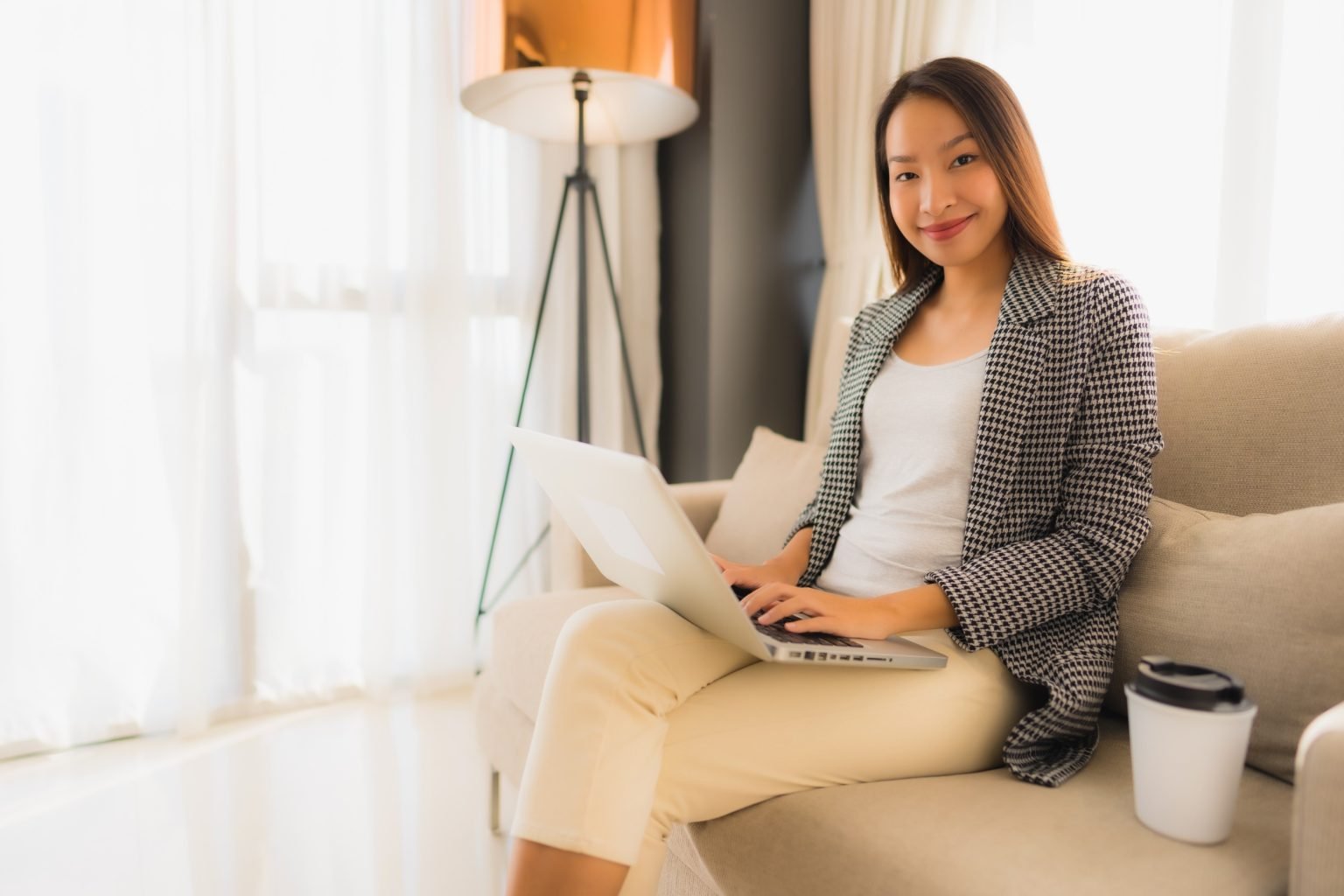 45 Entry-Level Remote Jobs Always Hiring New Talent
