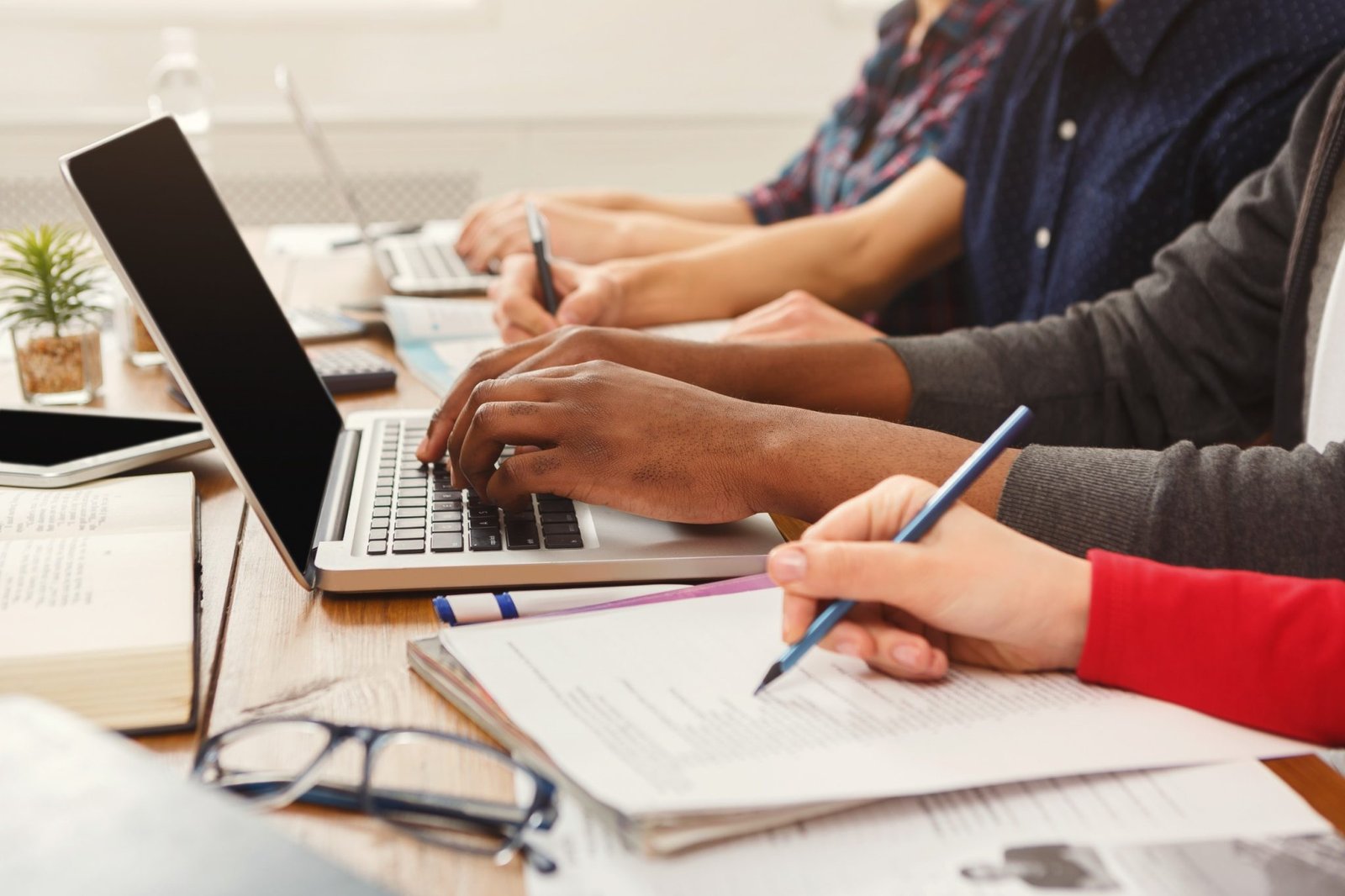 22 Best Remote Jobs for College Students with Flexible Schedules