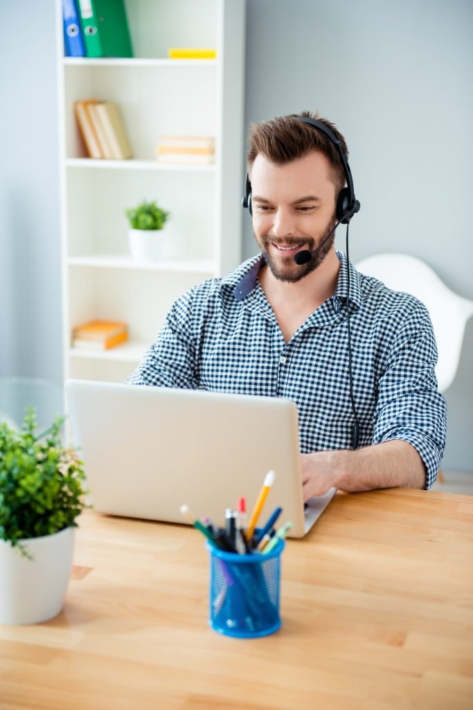 25+ Companies Offering Customer Service Jobs from Home